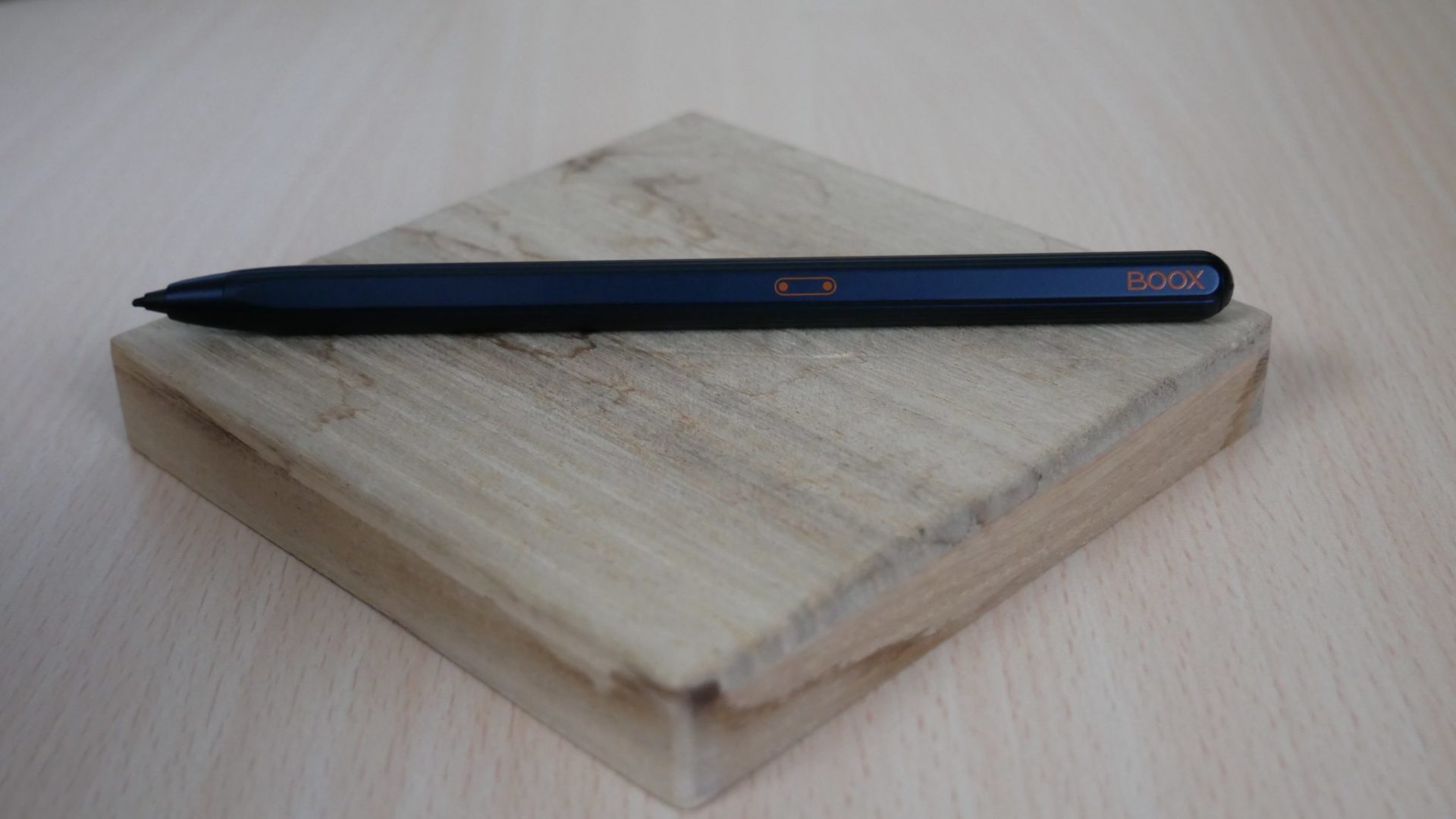 Onyx Boox Max Lumi 2 - czy 13.3 calowy e-notatnik jest wart zakupu?